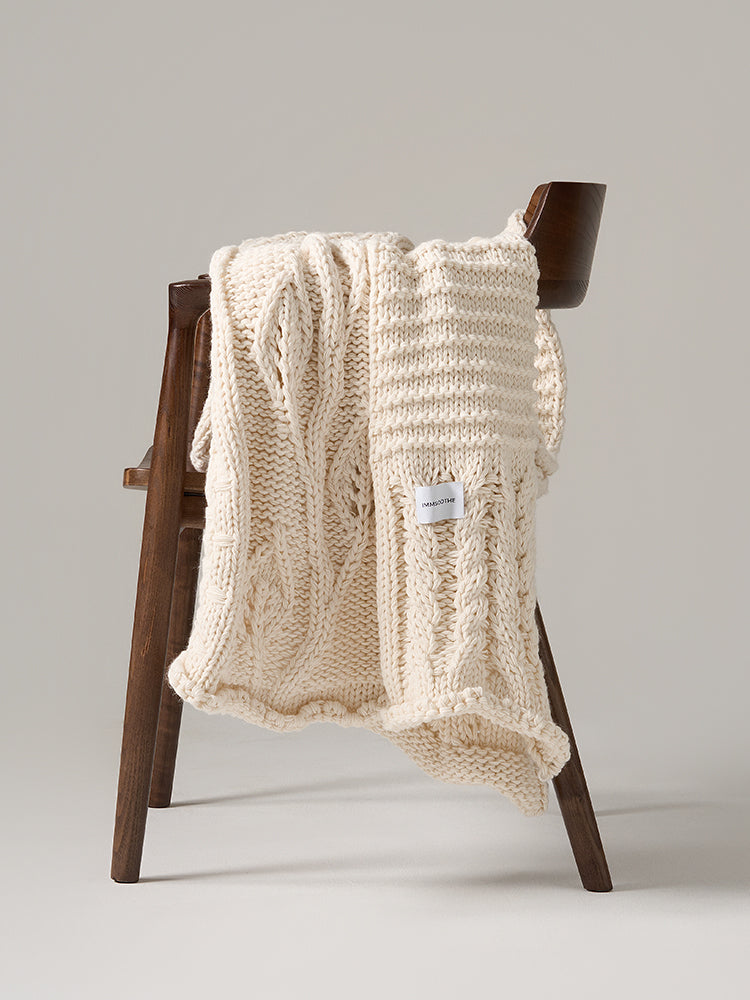 Hand-woven Cable-Knit Blanket – Chunky Cozy Style – IMMSOOTHE
